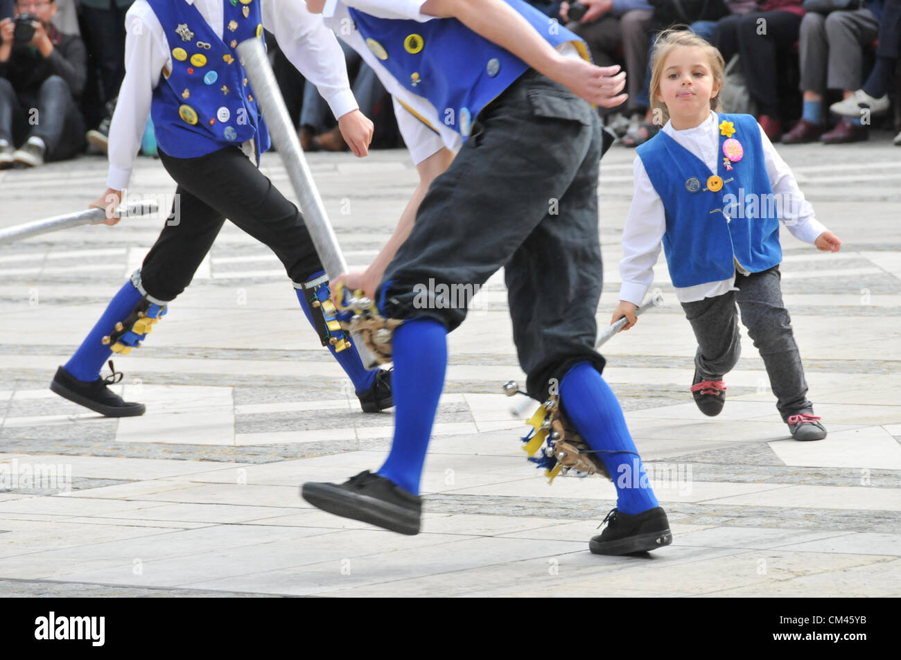 Guildhall Yard, London, UK. 30th September 2012. A small Morris Dancer ...