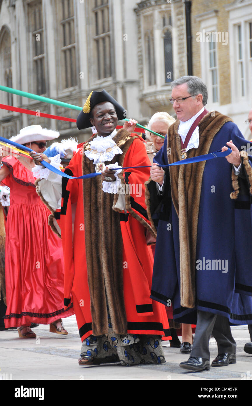 Cockney dancing hi-res stock photography and images - Alamy