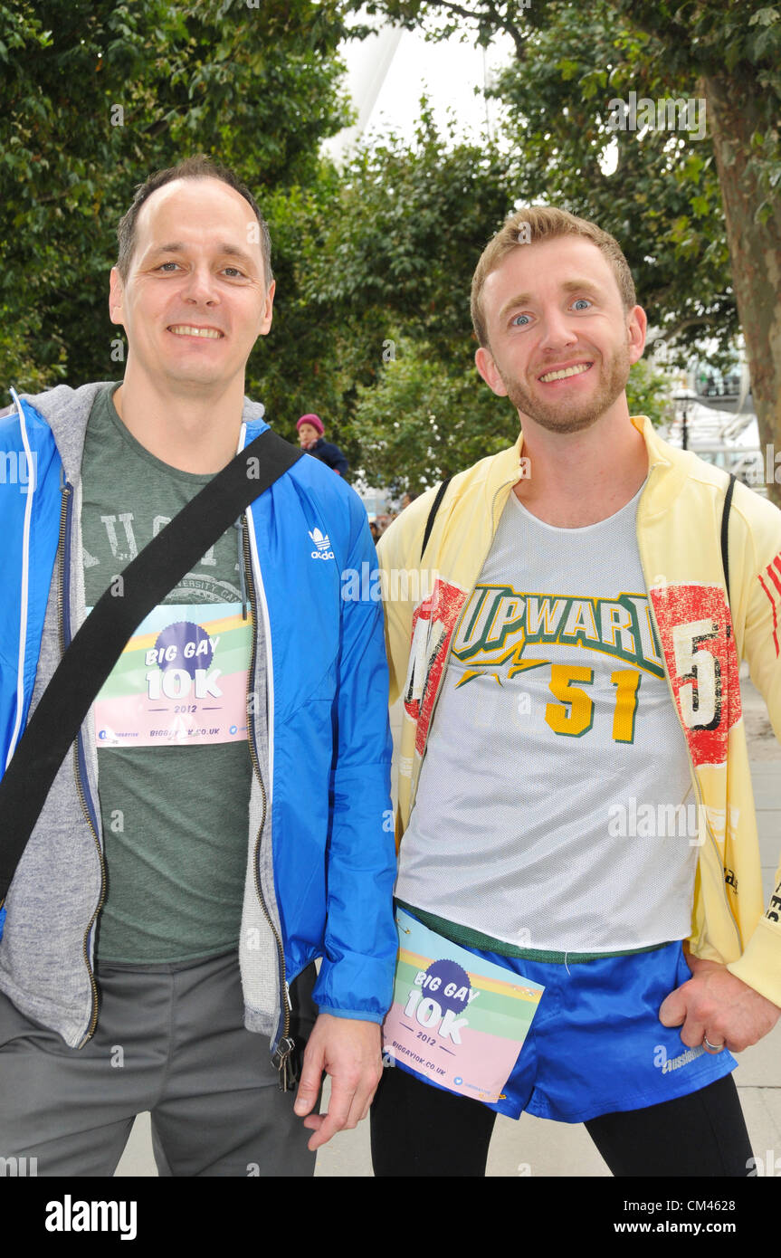 Southbank, London, UK. 30th September 2012. Two men at the 10k run.The ...