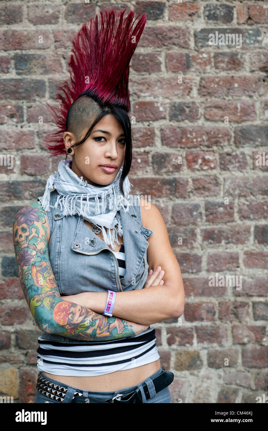 Mohican hair girl hi-res stock photography and images - Alamy