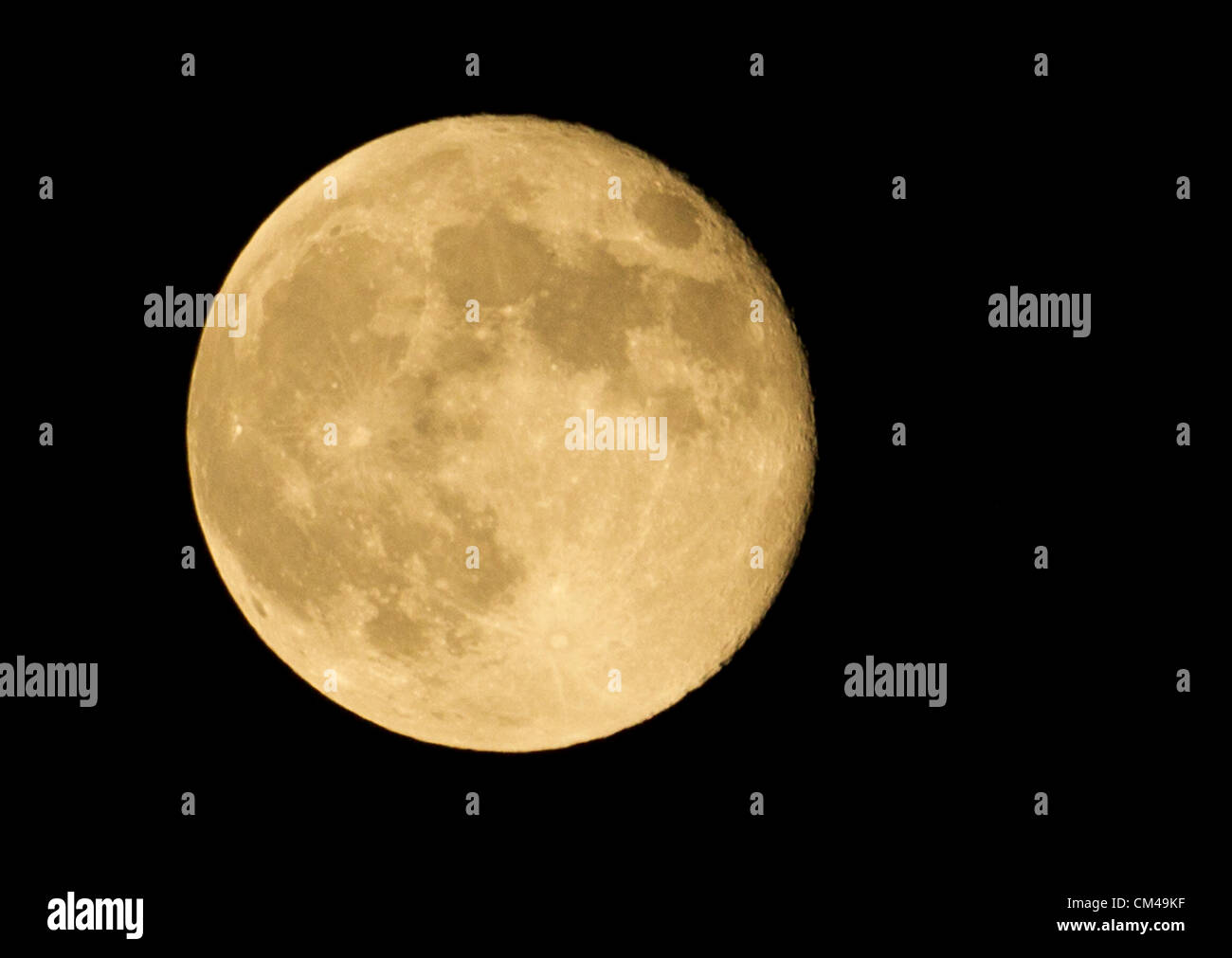 Japan full moon hi-res stock photography and images - Alamy