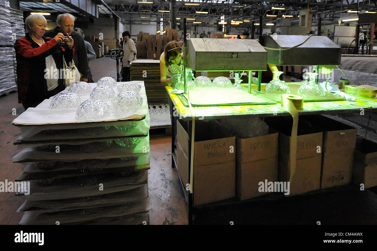 Polishing of crystal glass hi-res stock photography and images - Alamy