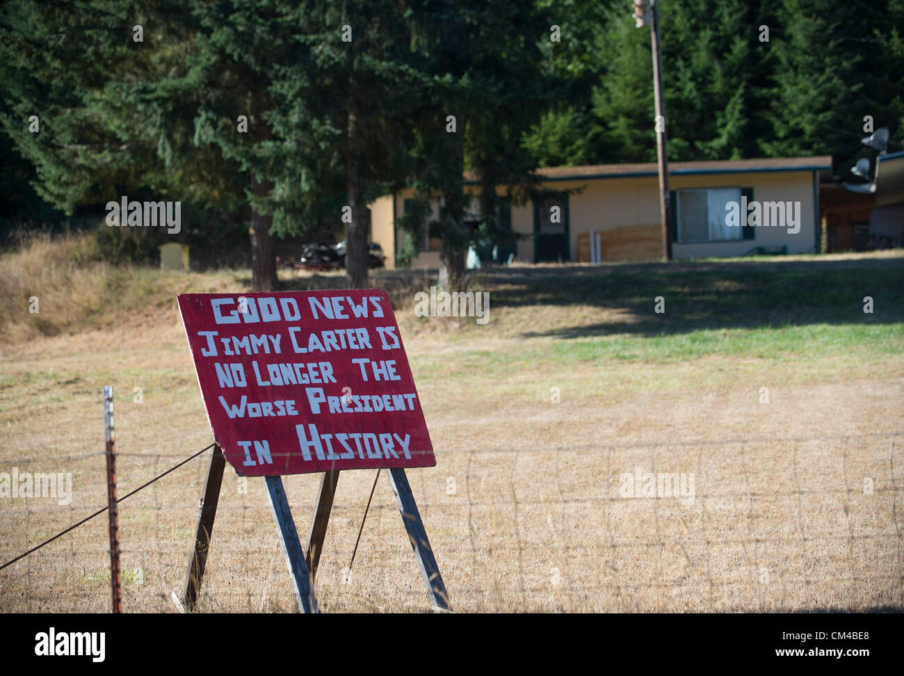 Oct. 1, 2012 - Roseburg, Oregon, U.S - A hand made political yard sign ...