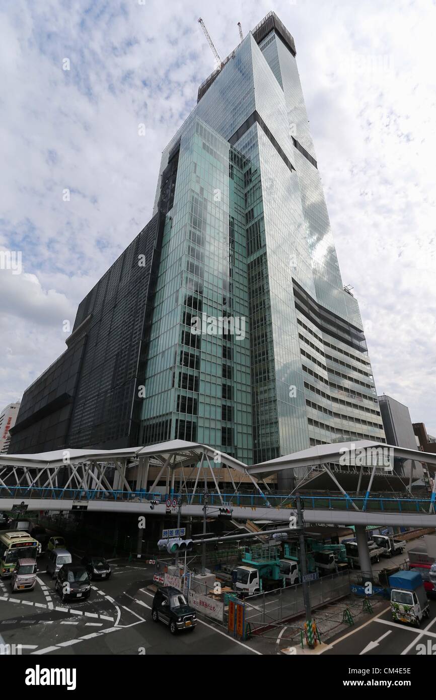 Japan's tallest building Abeno Harukasu under construction in Osaka ...