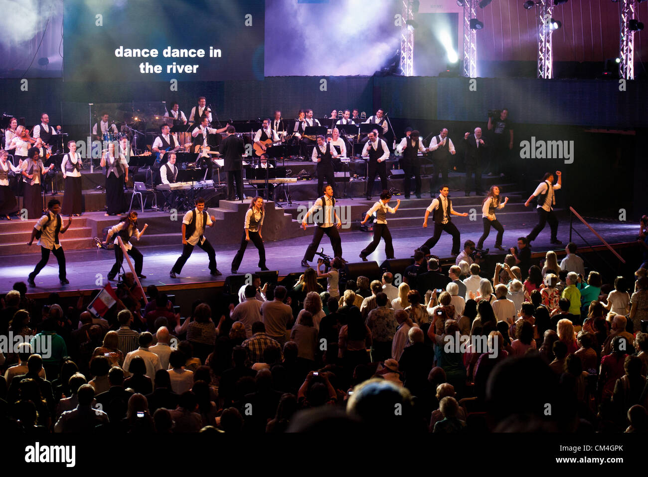 Singers, dancers and musicians lead thousands of Christian pilgrims in ...