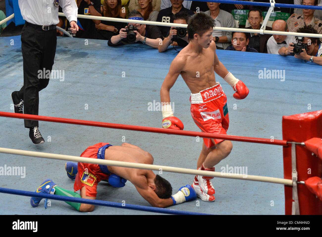 (R-L) Naoya Inoue (JPN), Crison Omayao (PHI), OCTOBER 2, 2012 - Boxing ...