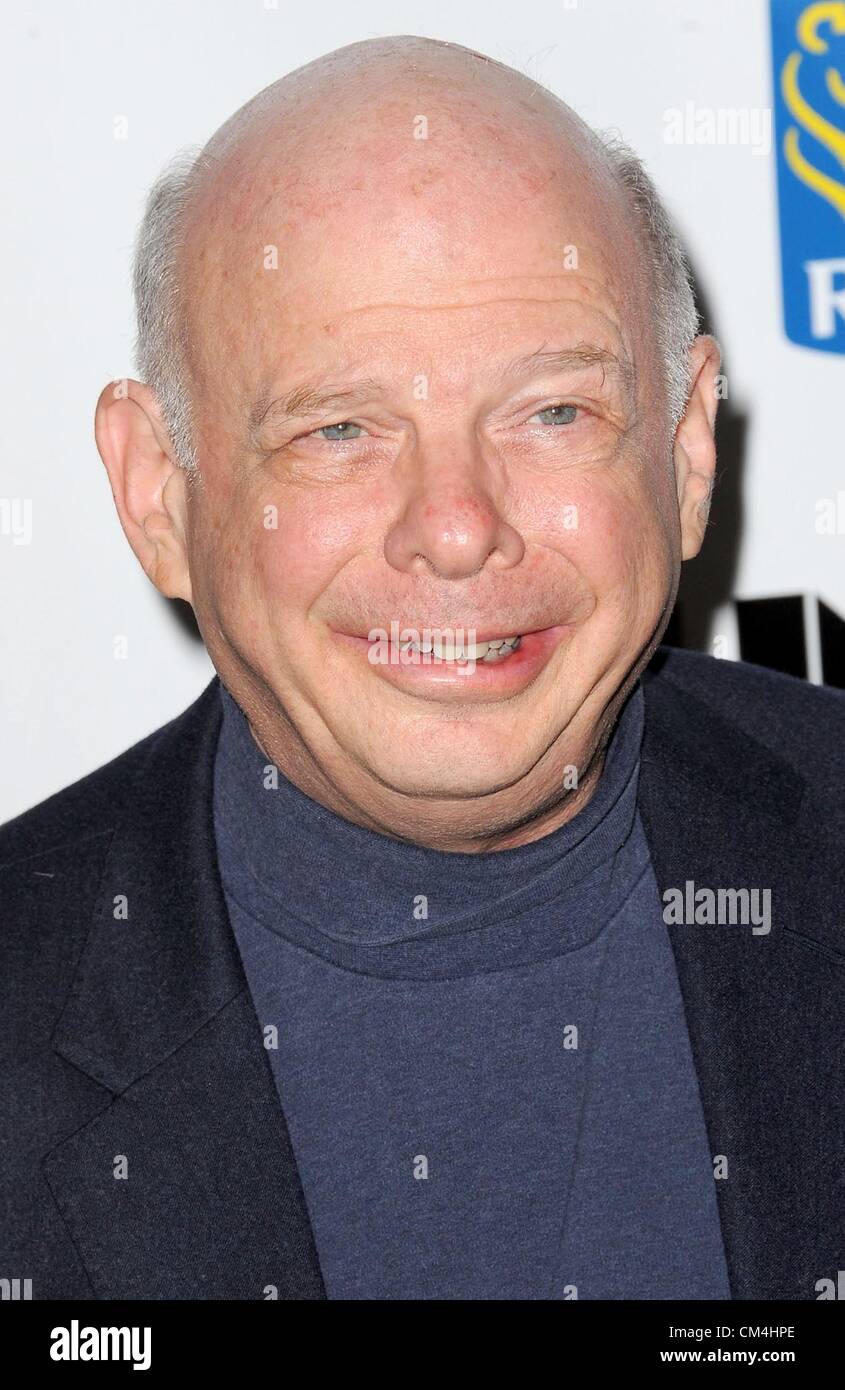 Wallace shawn princess bride hi-res stock photography and images - Alamy