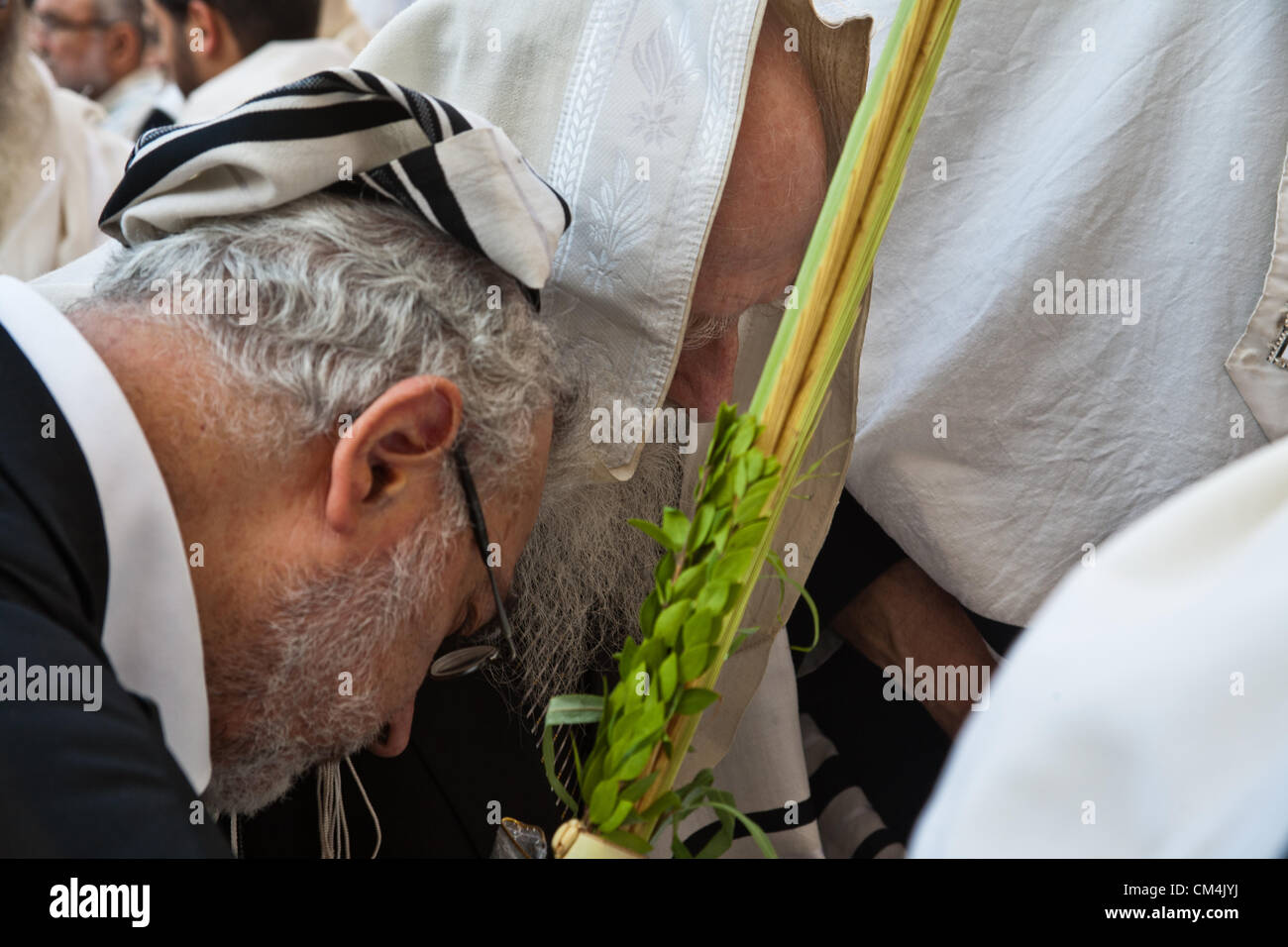 Jerusalem, Israel. 3rd October 2012. The priests, Kohanim, bless their ...
