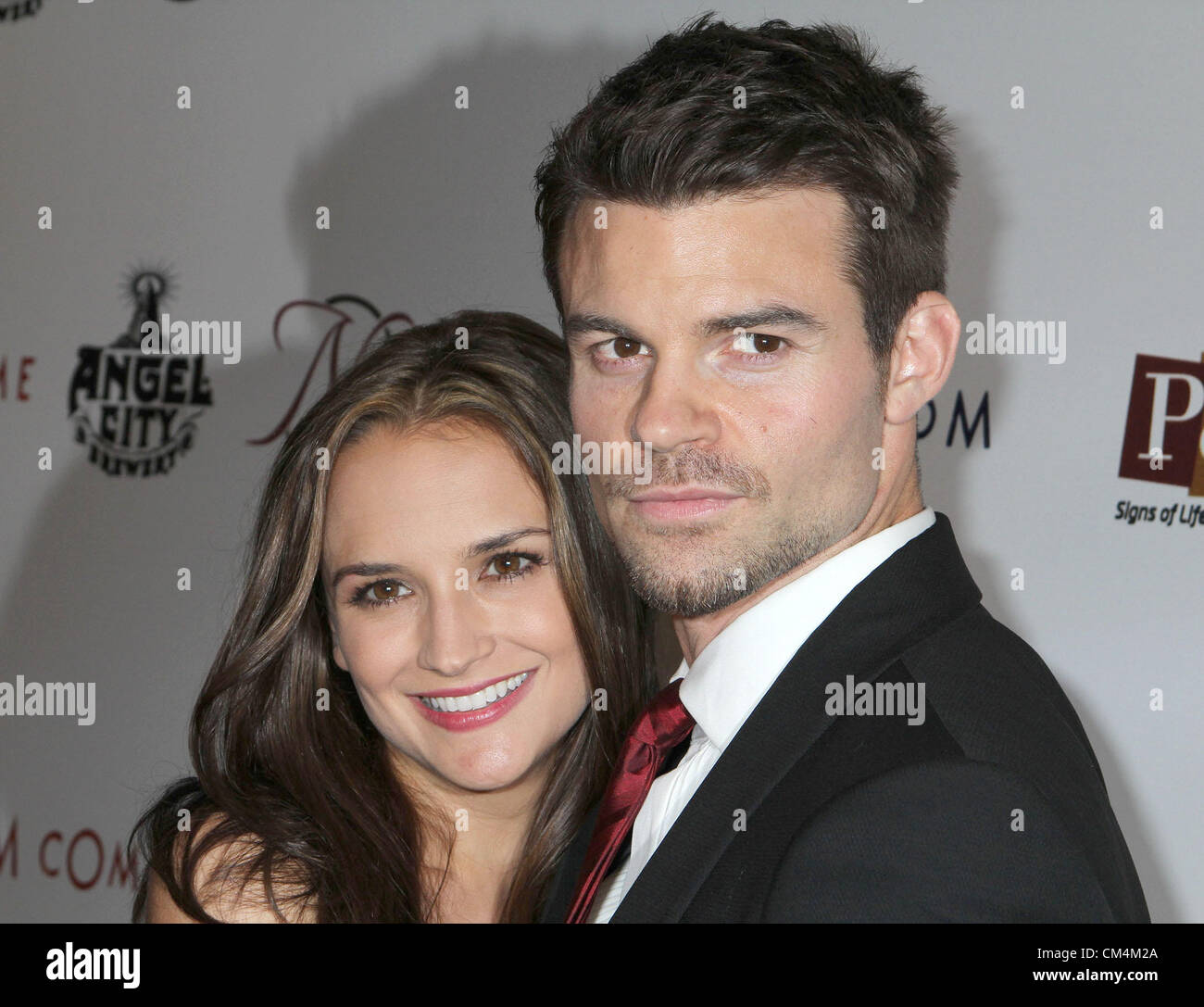 Rachael leigh cook husband daniel hi-res stock photography and images ...
