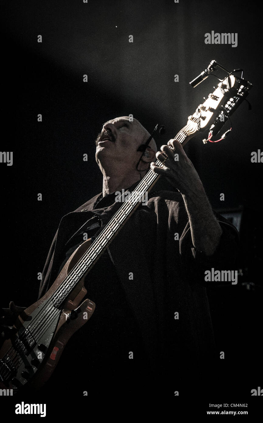 Tony levin hi-res stock photography and images - Alamy