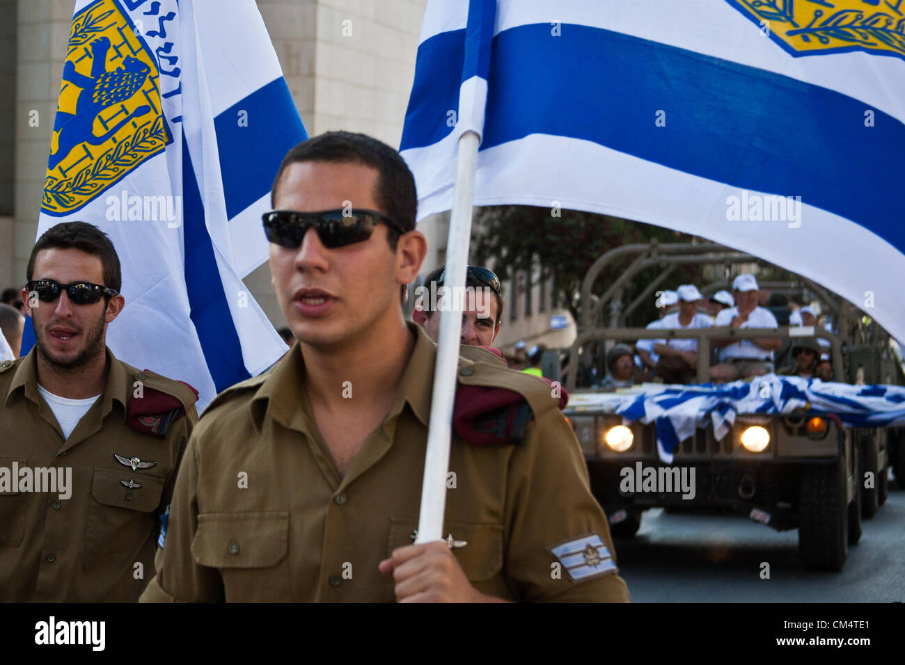 Jerusalem, Israel. 4th October 2012. IDF soldiers of the Paratroopers ...