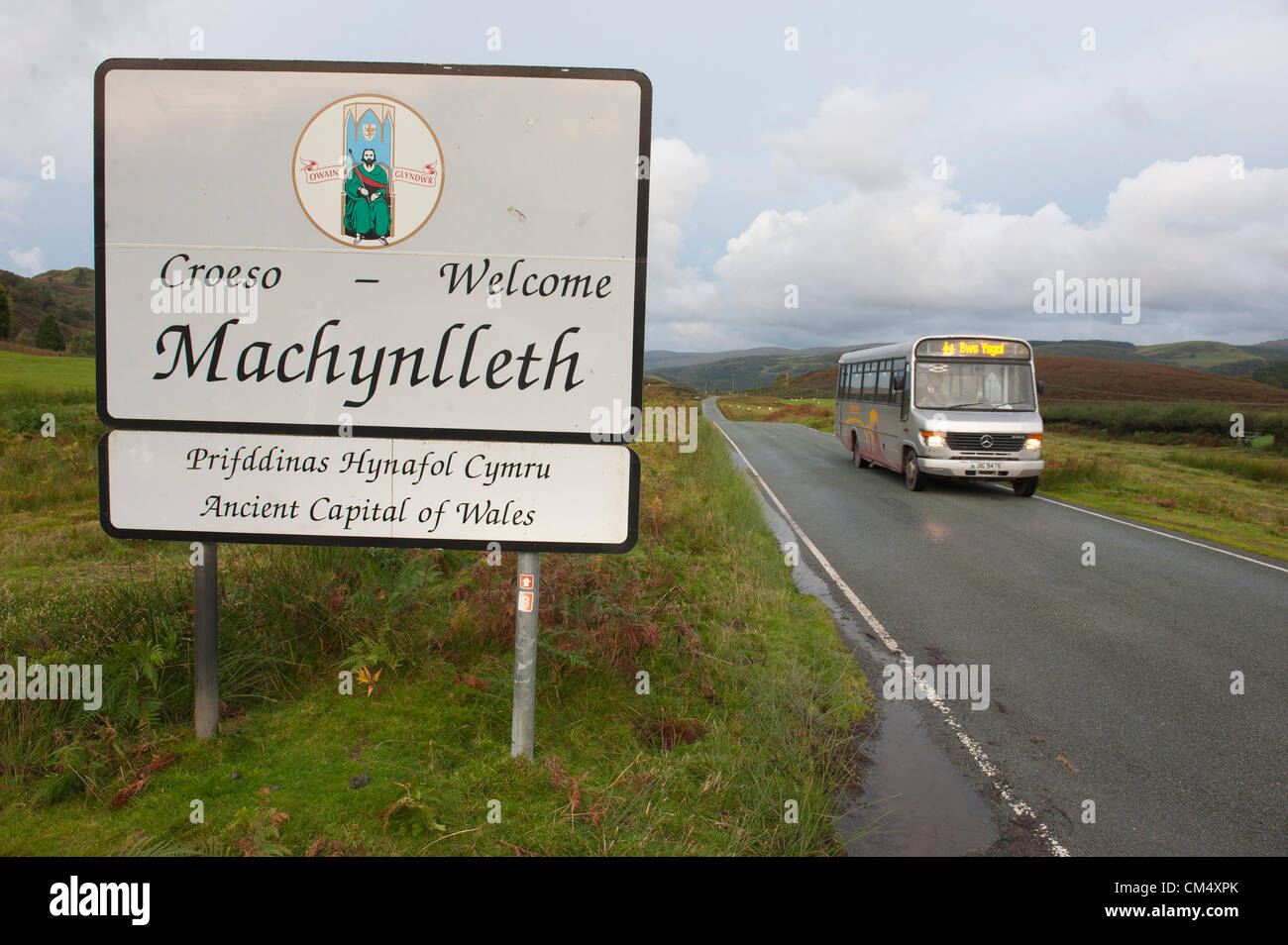 Child missing bus hi-res stock photography and images - Alamy