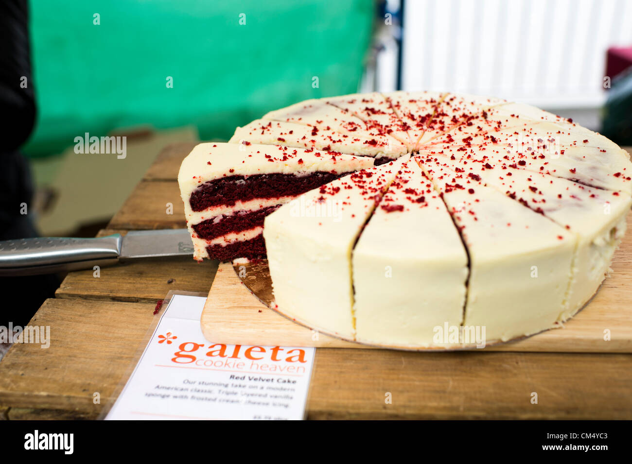 Whole cake cut in slices hi-res stock photography and images - Alamy