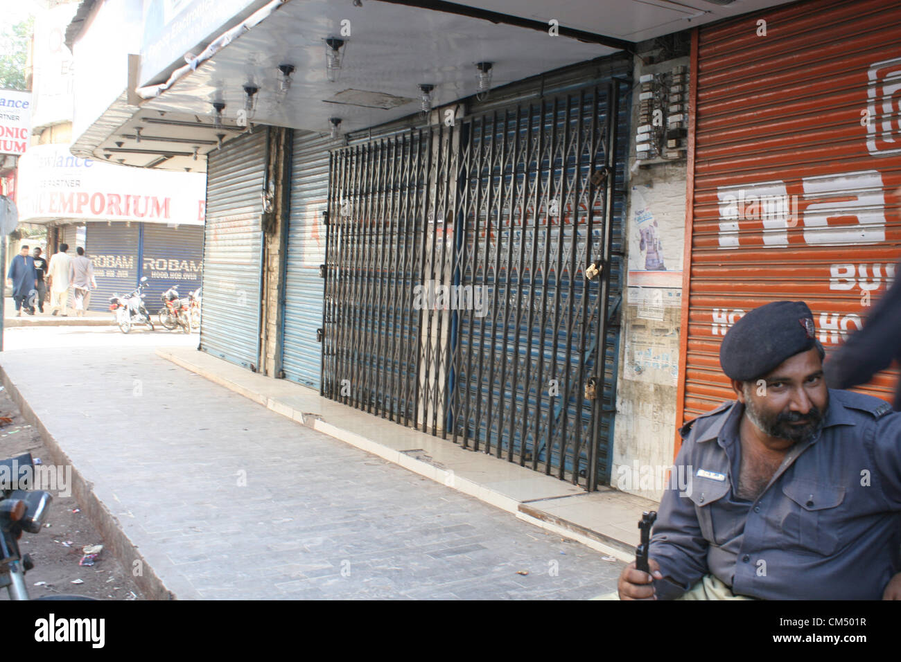 Saddar market hi-res stock photography and images - Alamy