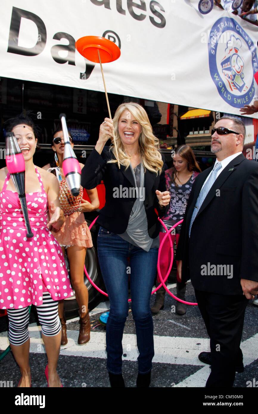 New York, USA. 5th October 2012. Christie Brinkley at arrivals for ...