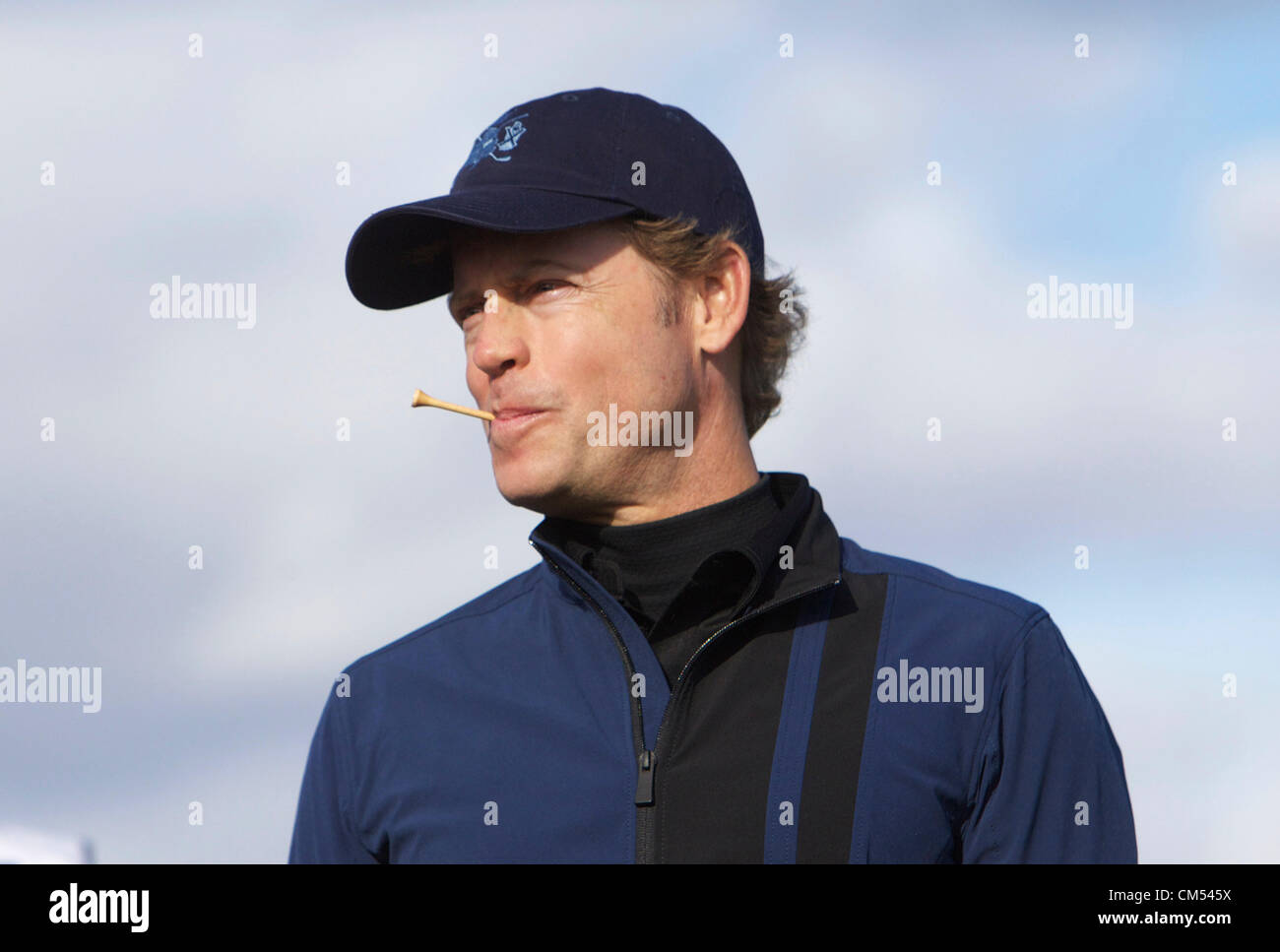 06.10.2012 St Andrews, Scotland. US actor Greg Kinnear on the 17th at ...