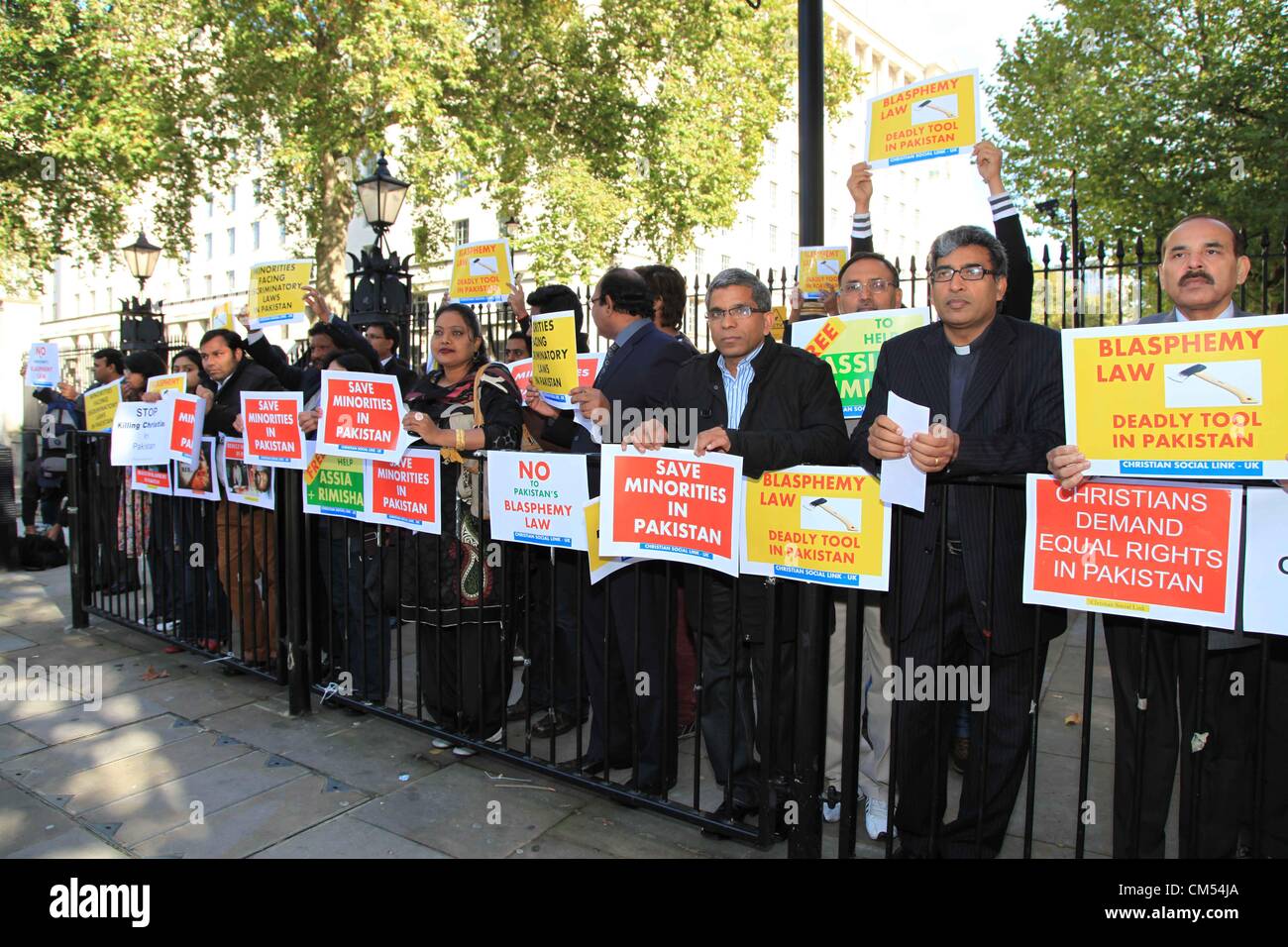 London, UK. 6th October A small group of Pakistanis gathered opposite ...