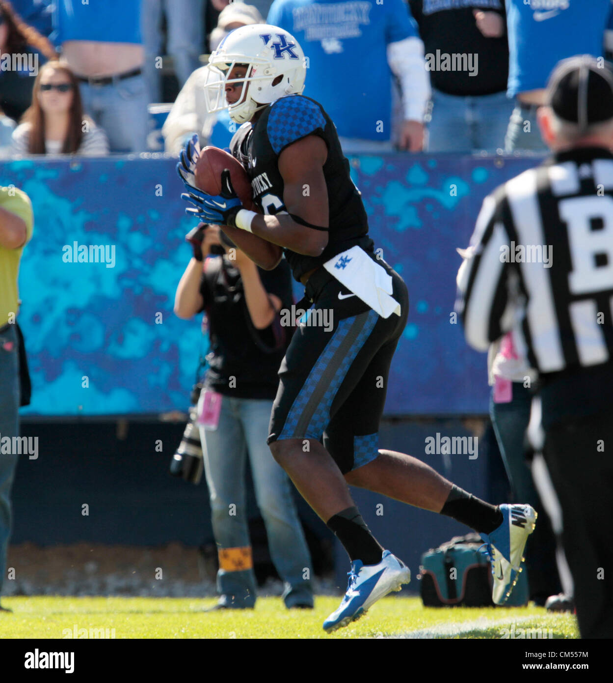 Oct. 6, 2012 - Lexington, Ky, US - Kentucky Wildcats's Cody Quinn (16 ...