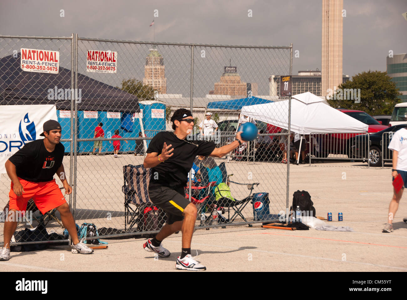 Dodgeball players hi-res stock photography and images - Alamy