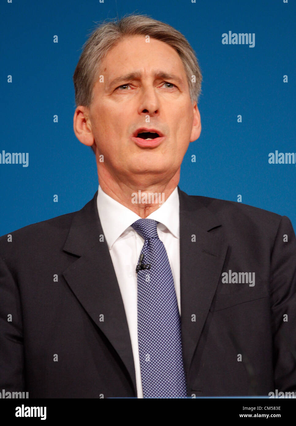 Philip hammond mp defence secretary hi-res stock photography and images ...