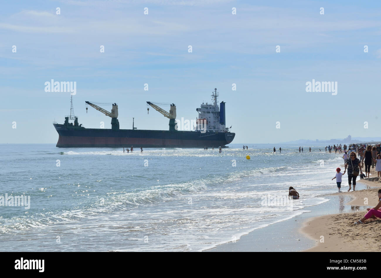 Stranded cargo ships hi-res stock photography and images - Alamy