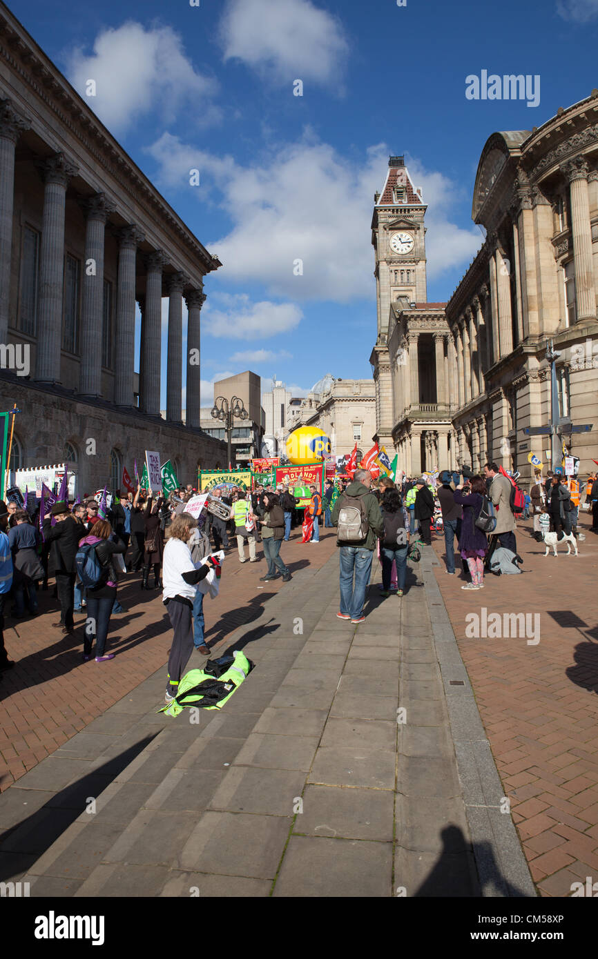 Crowds in Victoria Square getting ready to march in the TUC Rally Stock ...