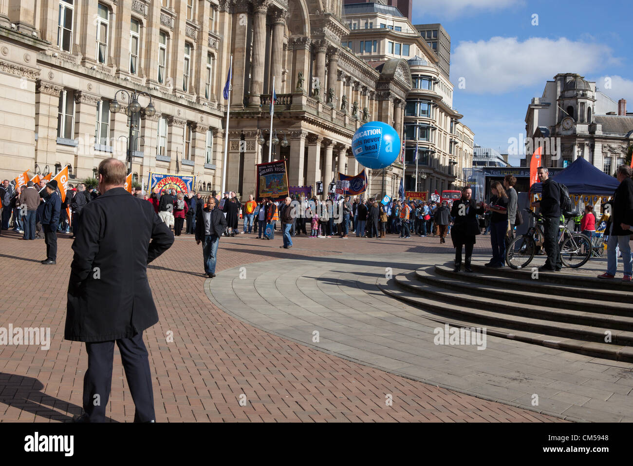 Crowds in Victoria Square getting ready to march in the TUC Rally Stock ...