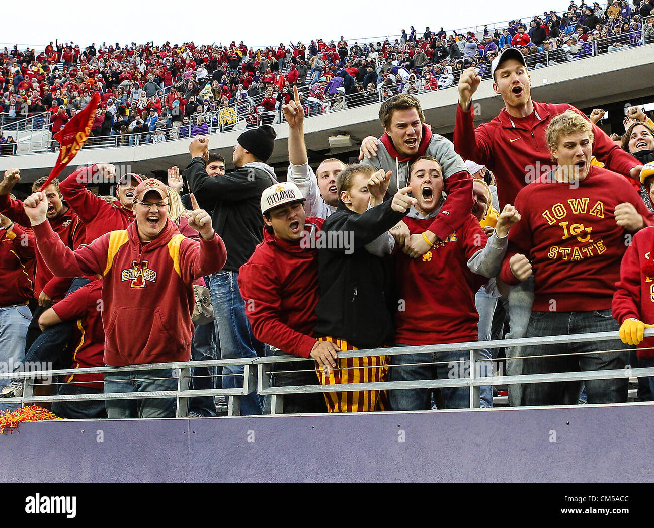 Cyclones fans hi-res stock photography and images - Alamy
