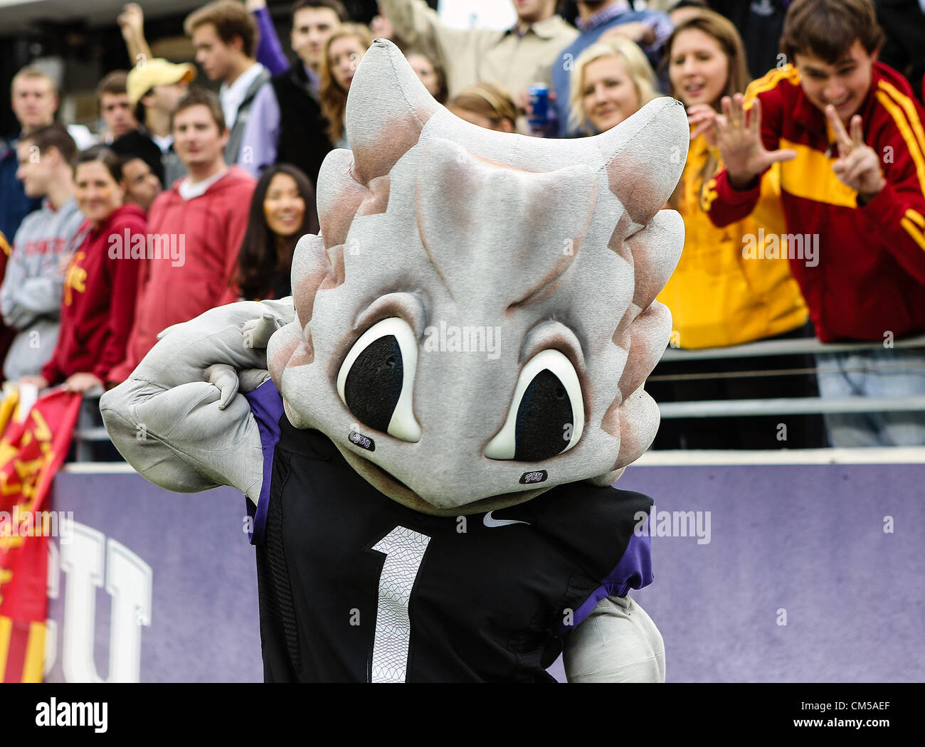 Tcu horned frog cheerleaders hi-res stock photography and images - Alamy