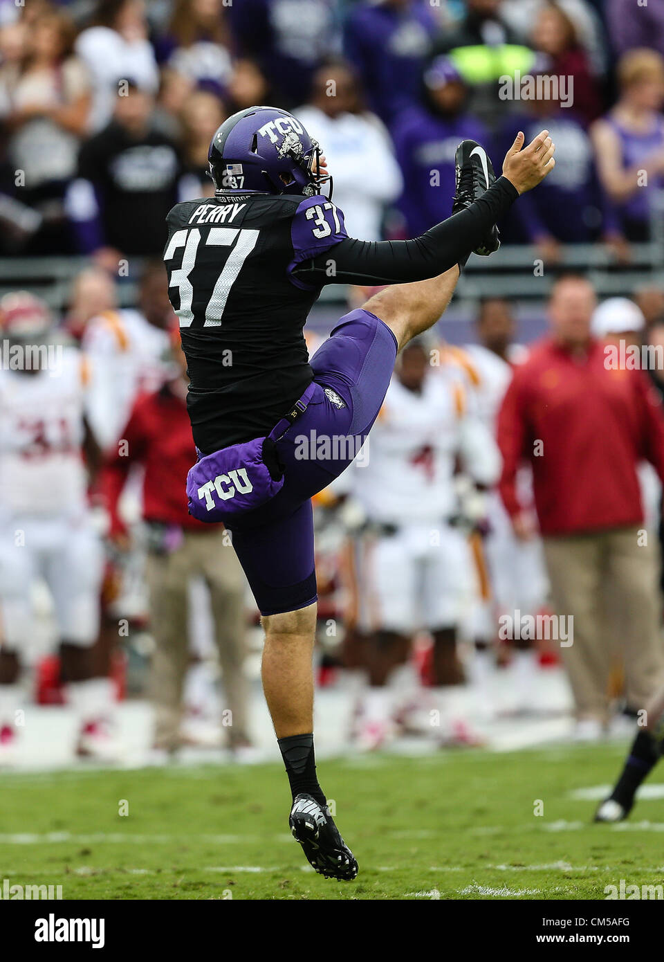 Oct. 6, 2012 - Arlington, Texas, U.S. - TCU Horned Frogs punter Ethan ...