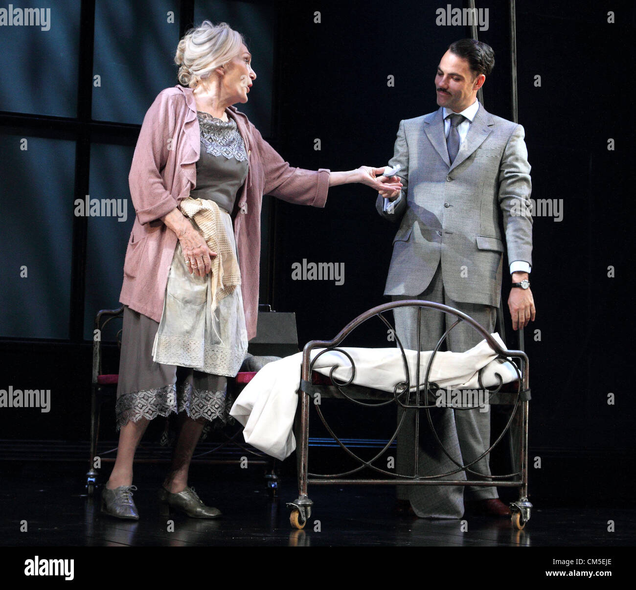 Emcee cabaret will young hi-res stock photography and images - Alamy