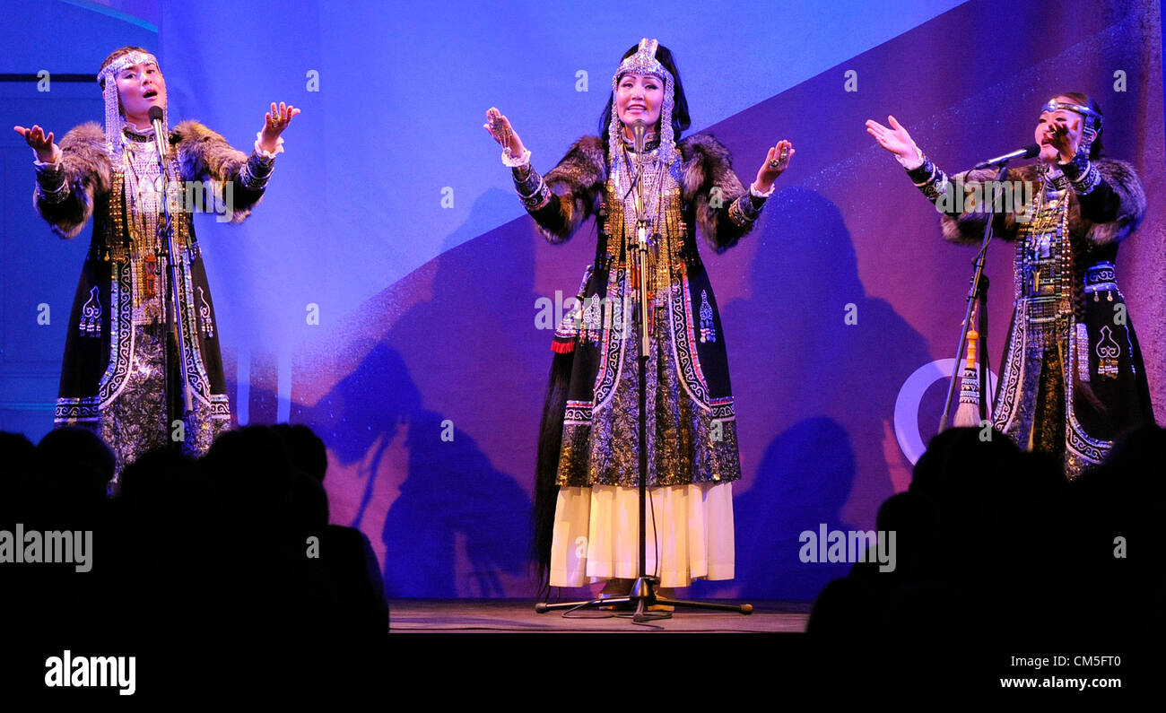 Ayarkhaan, Sakha (Yakutia) female vocal trio from Siberia, performs ...