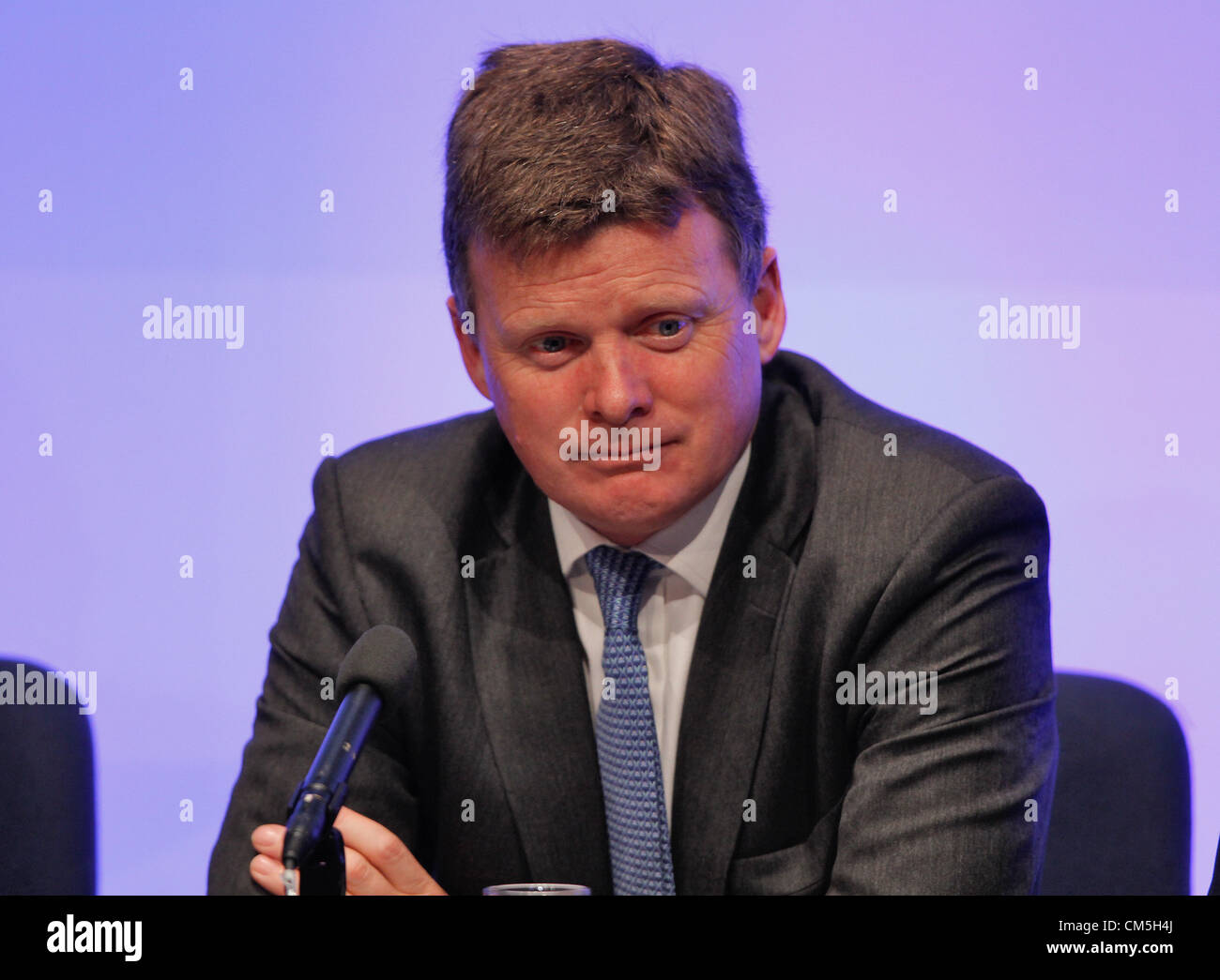Environment under secretary hi-res stock photography and images - Alamy