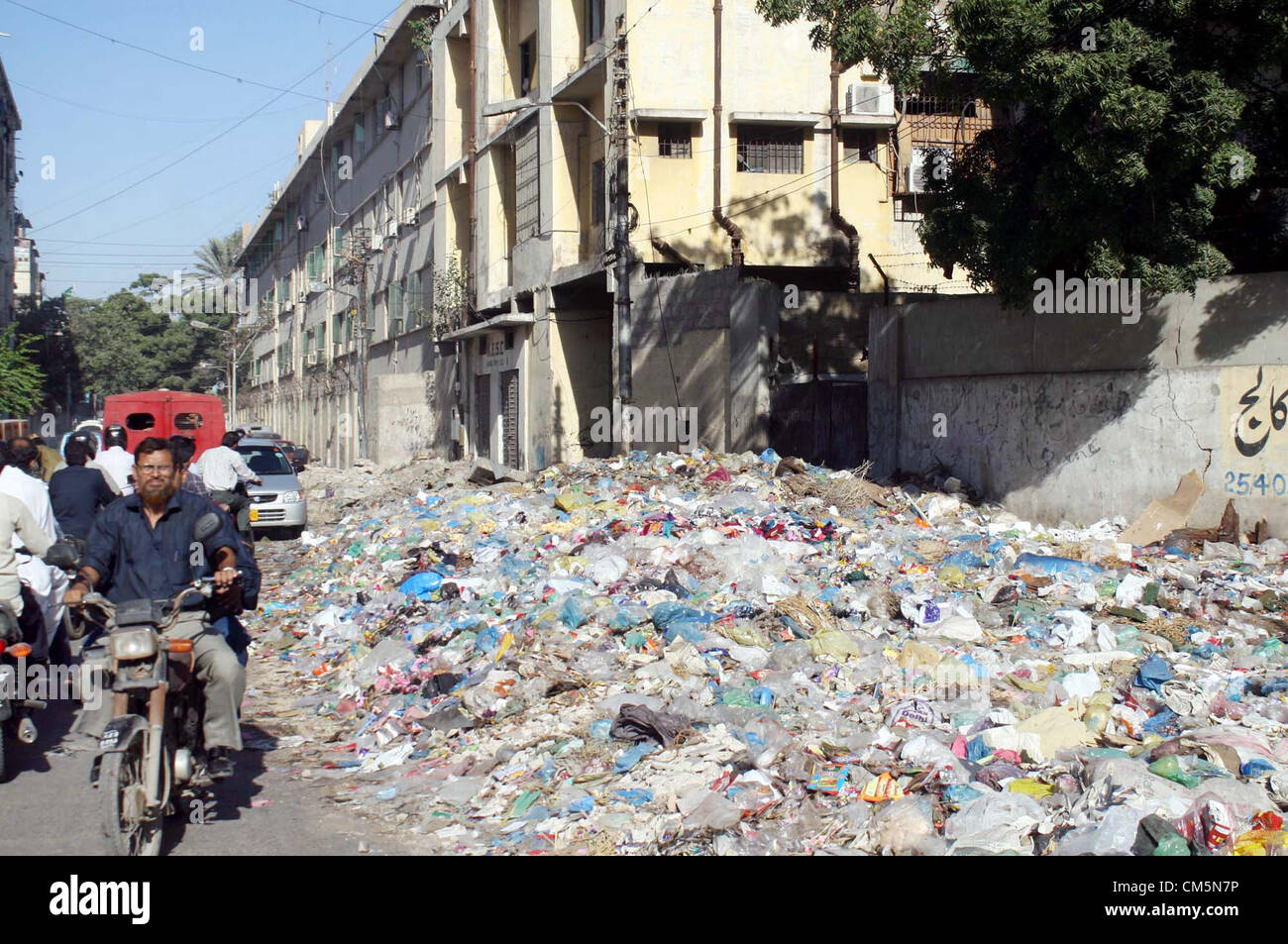 Stinky garbage hi-res stock photography and images - Alamy