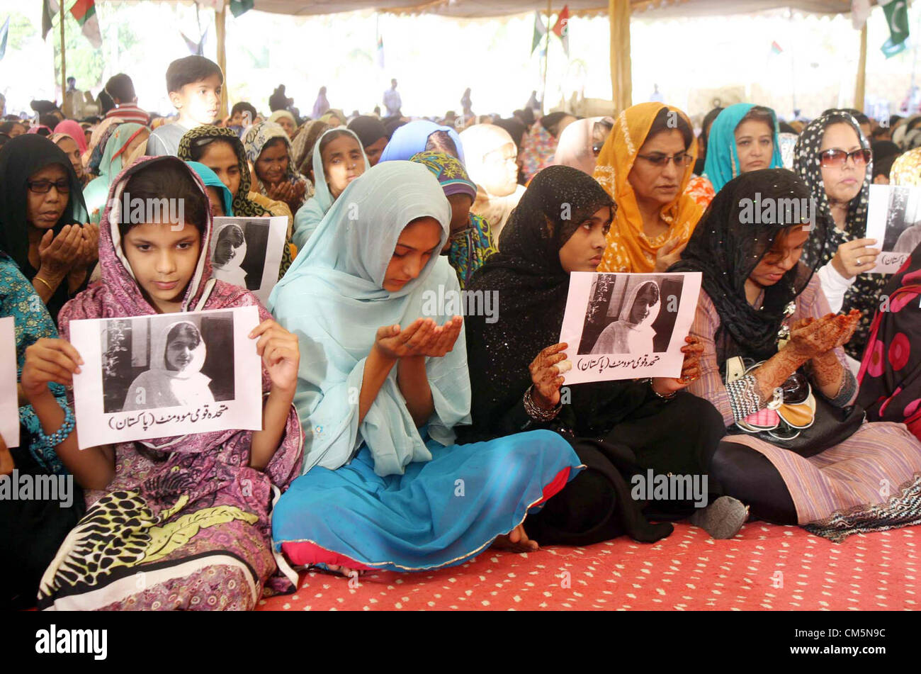 Women prayer for Malala Yousaf Zai during a pray ceremony held at ...
