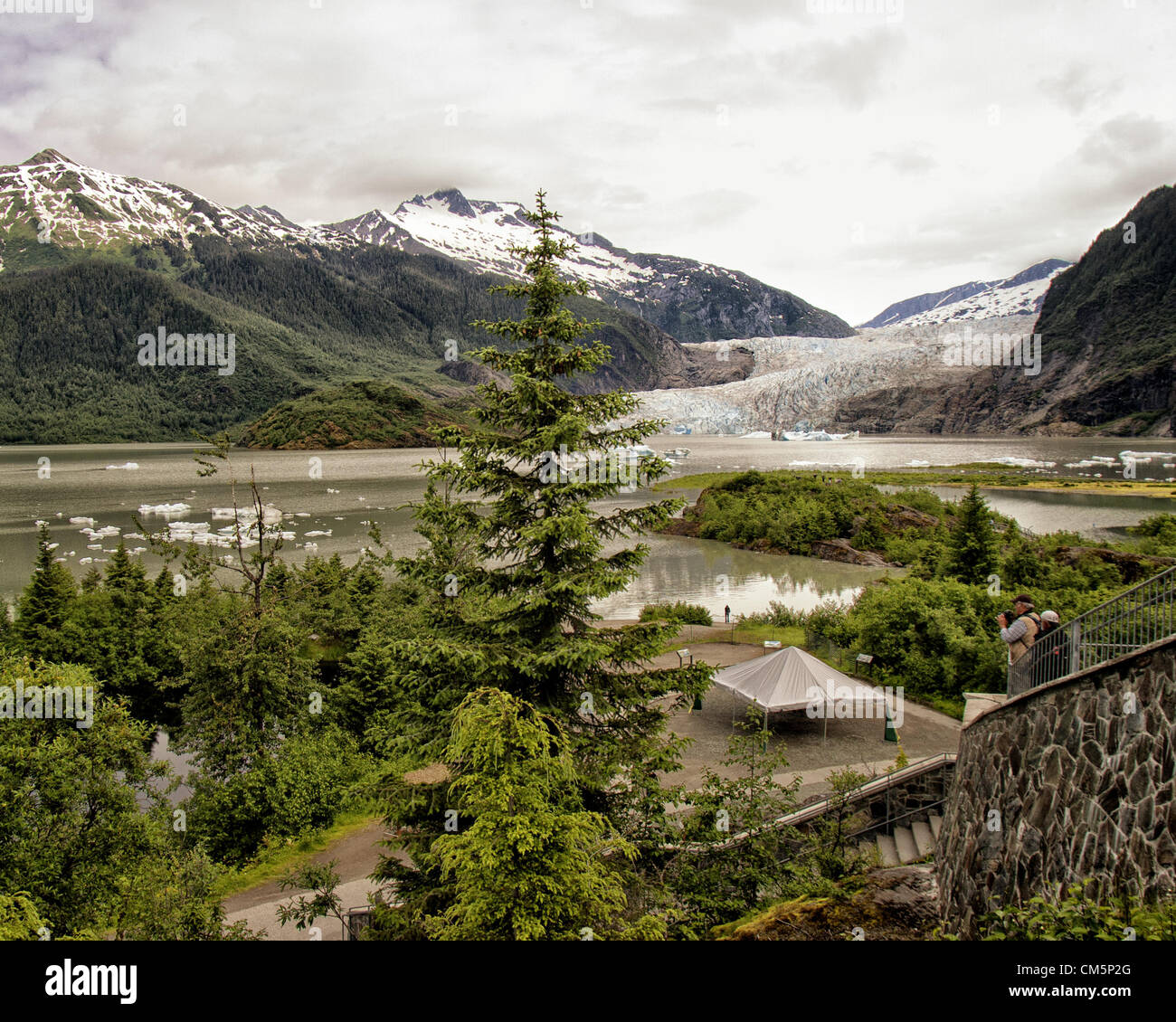 Mendenhall glacier visitor center hi-res stock photography and images ...