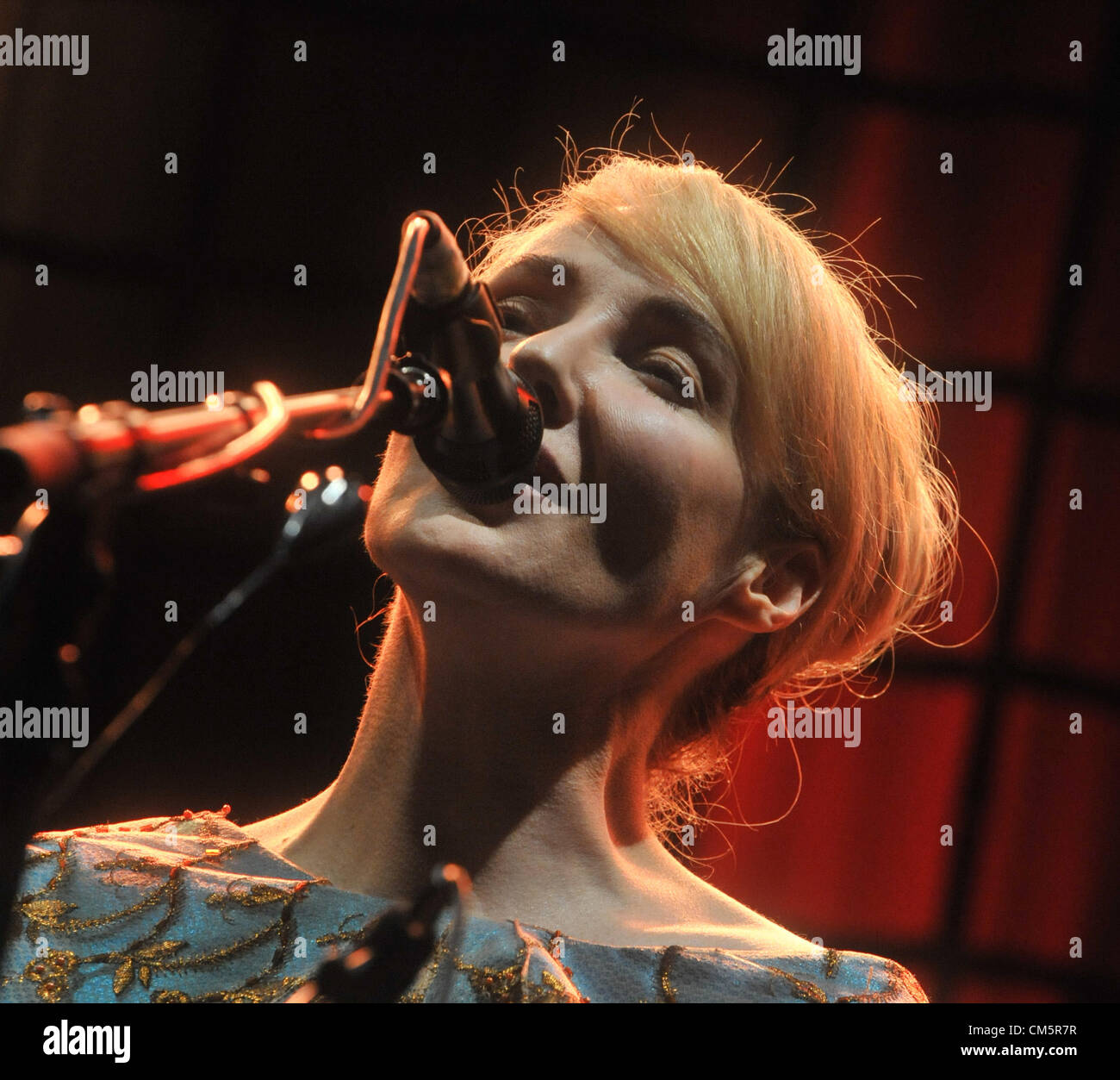 Lisa gerrard hi-res stock photography and images - Alamy