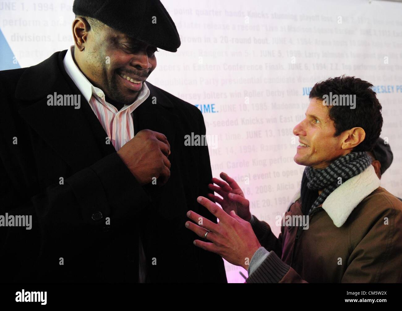 Patrick ewing madison square garden hi-res stock photography and images ...