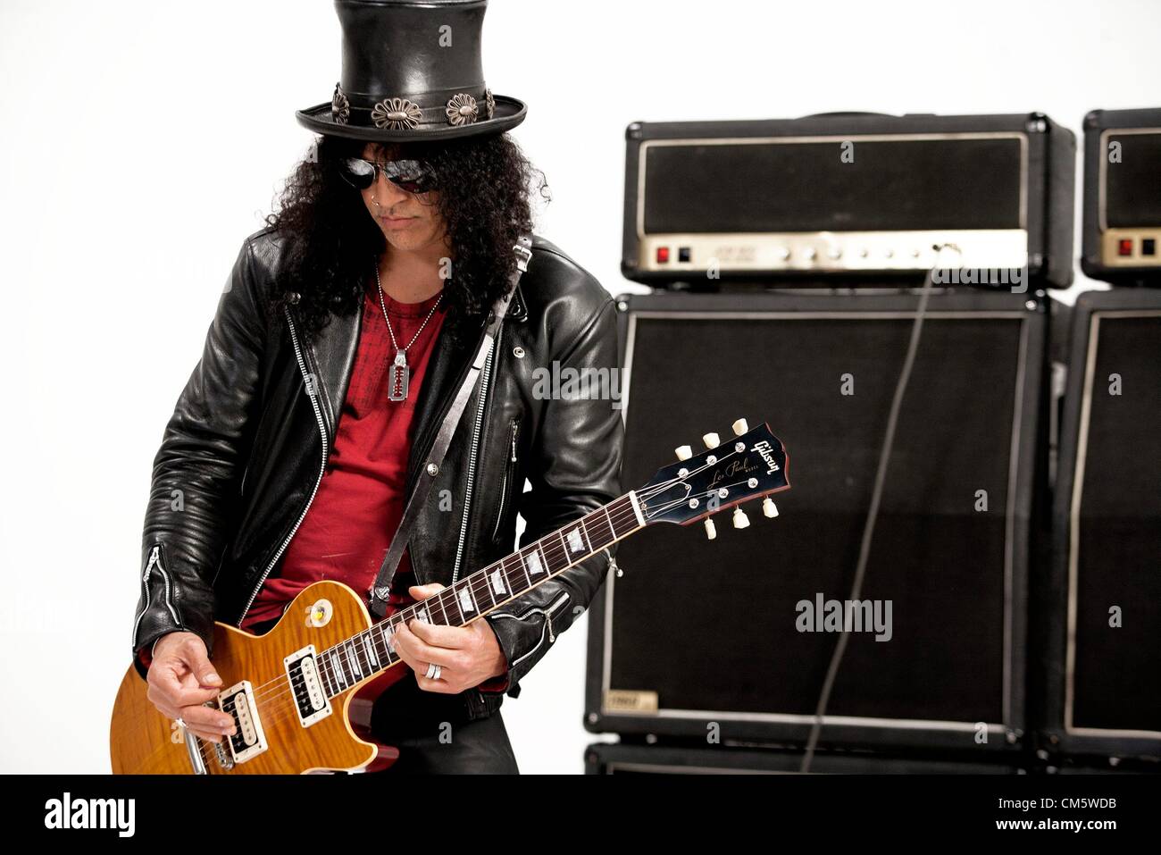 Guns roses 1980s hi-res stock photography and images - Alamy