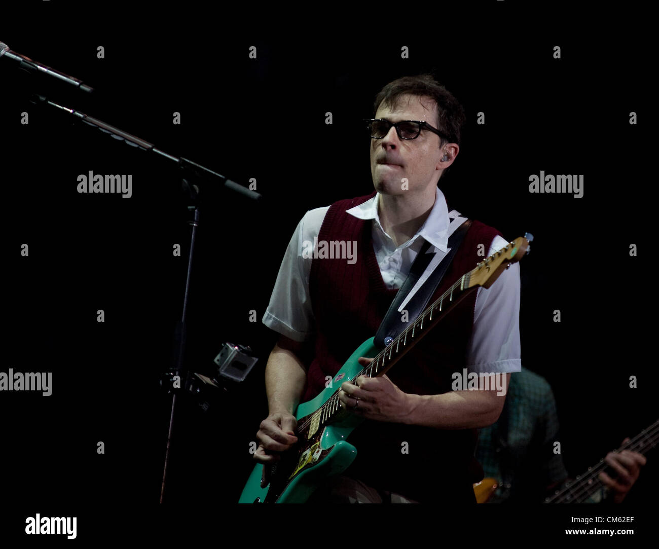 Weezer 2012 hi-res stock photography and images - Alamy