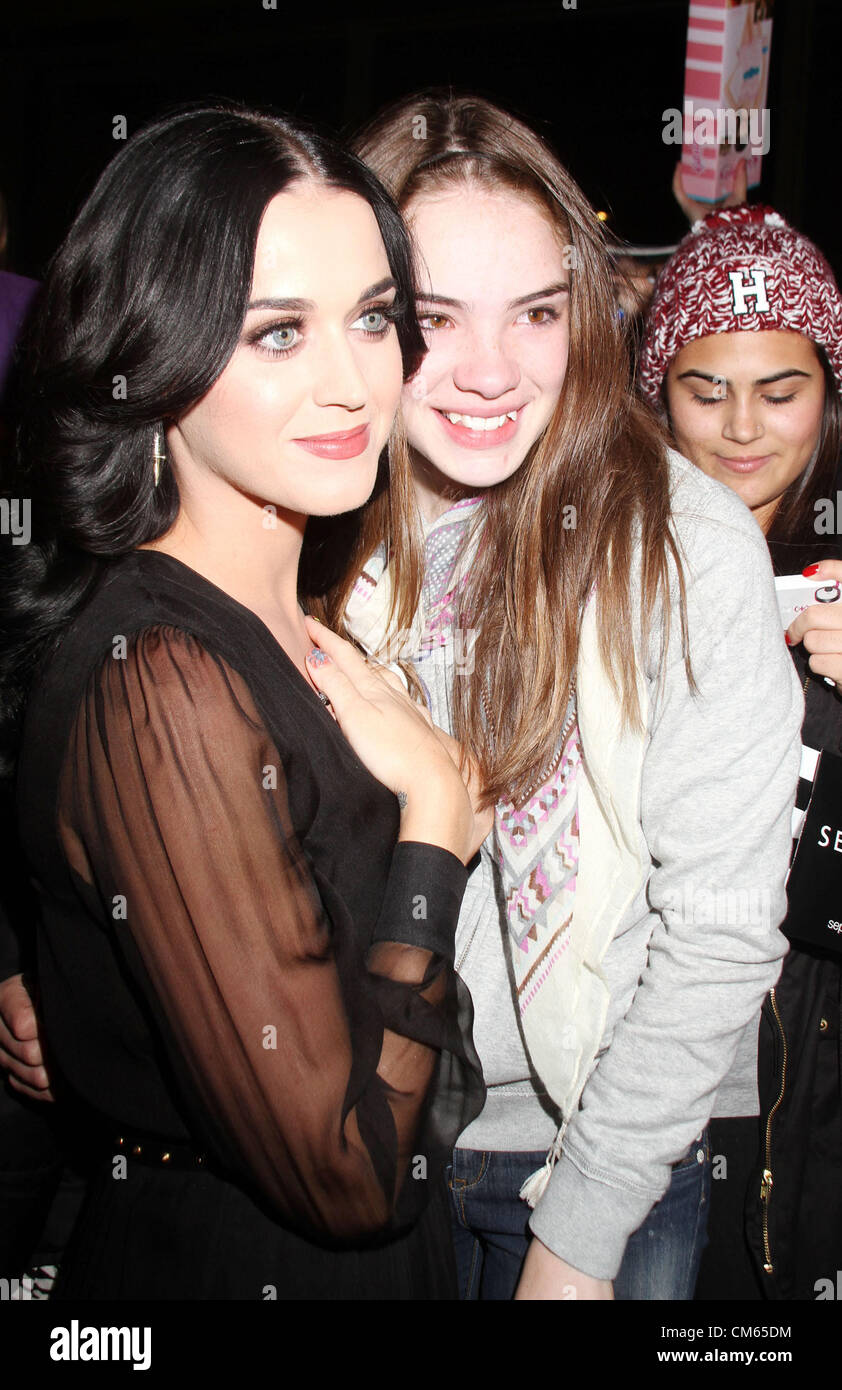 Fan katy perry hi-res stock photography and images - Alamy