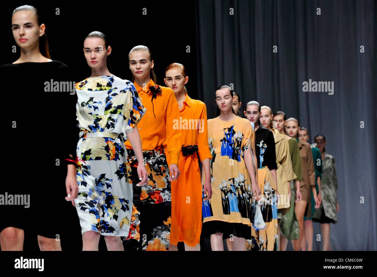 Japan fashion week, 2013 hi-res stock photography and images - Alamy