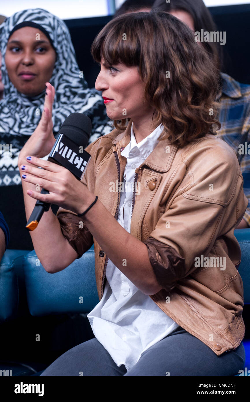 Performance by dragonette hi-res stock photography and images - Alamy