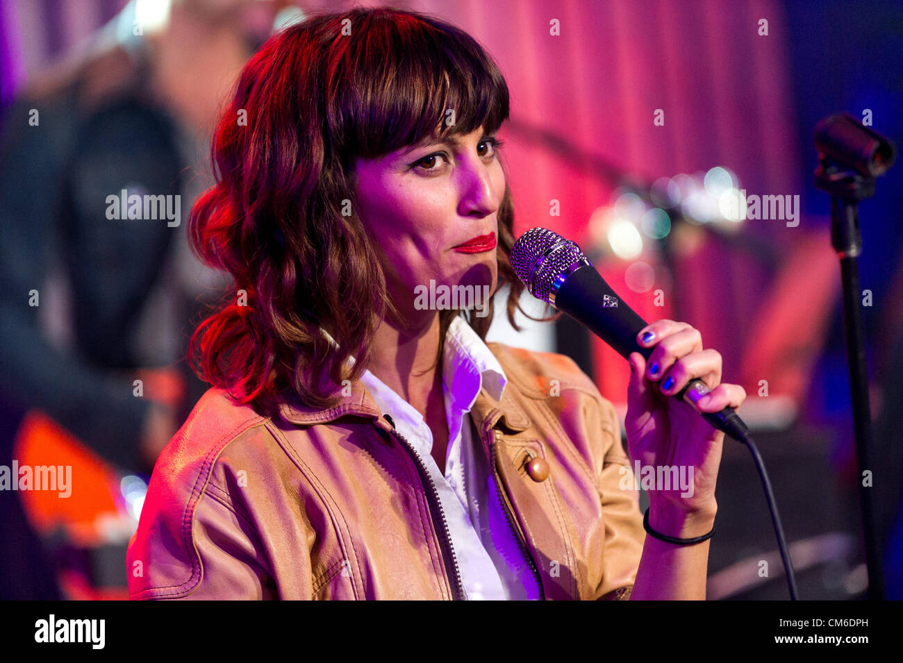 Performance by dragonette hi-res stock photography and images - Alamy