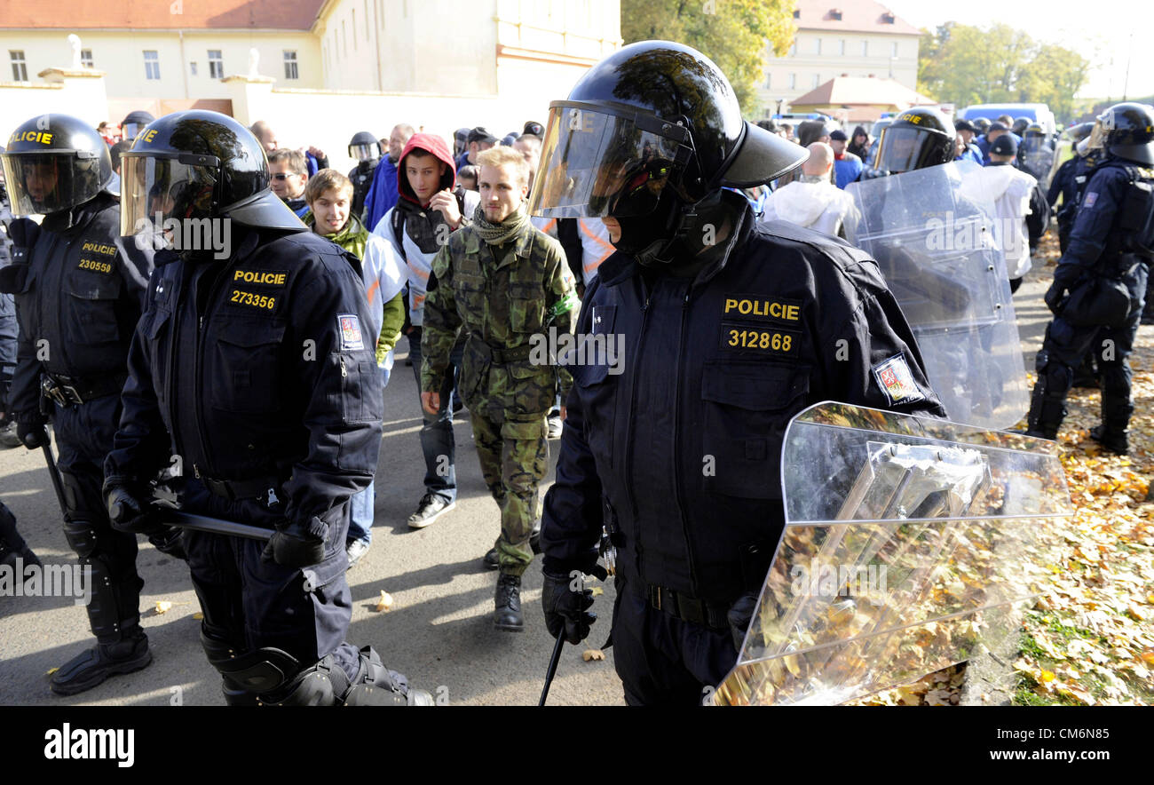 Prague, Czech Republic. 17th October 2012. Czech and German police have ...