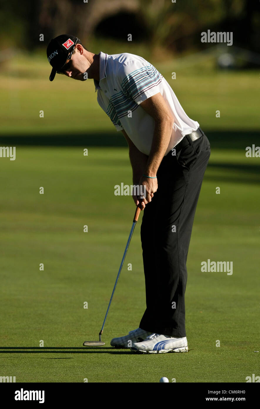 18.10.2012 Perth, Australia. Brett Rankin (AUS) putts during the ISPS ...