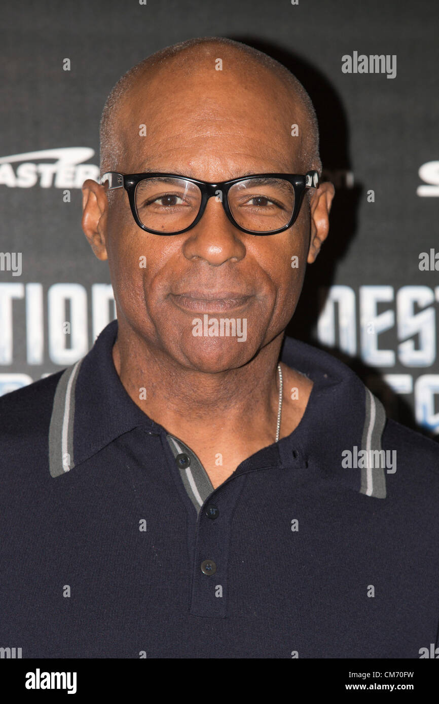 Worf star trek next generation hi-res stock photography and images - Alamy