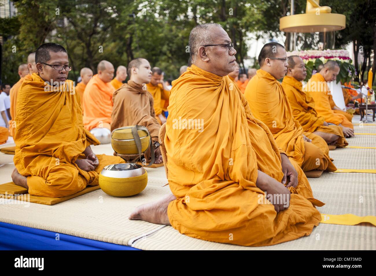 Oct. 20, 2012 - Bangkok, Thailand - Buddhist monks chant and pray at a ...