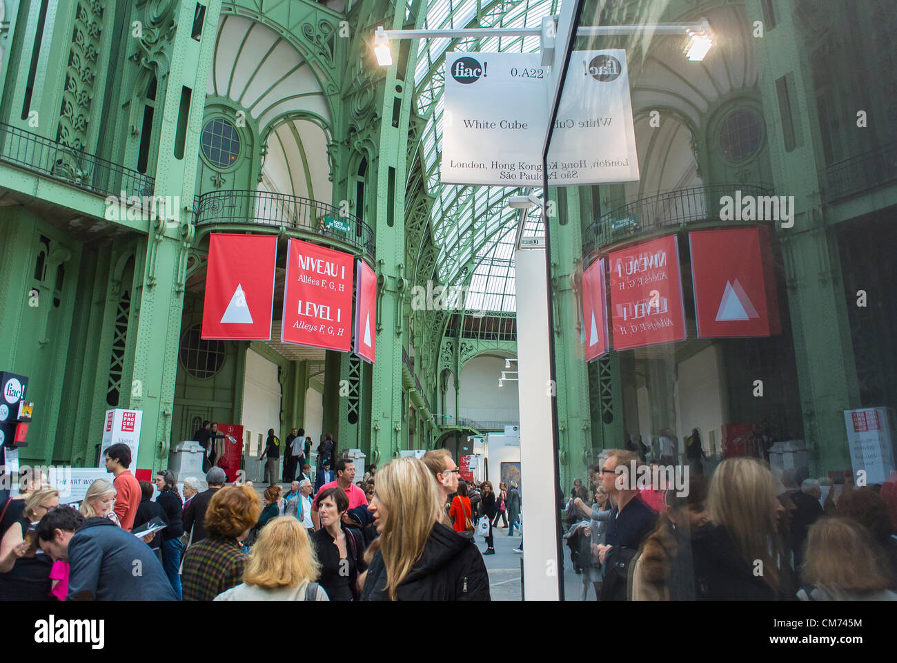 Paris, France, Large Crowd People Visiting Art Galleries, International ...