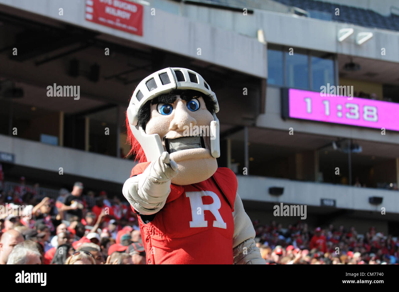 Oct. 20, 2012 - Philadelphia, Pennsylvania, U.S - Rutgers mascot in ...